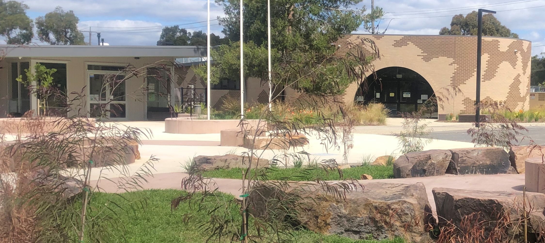 school slider – Lilydale High School